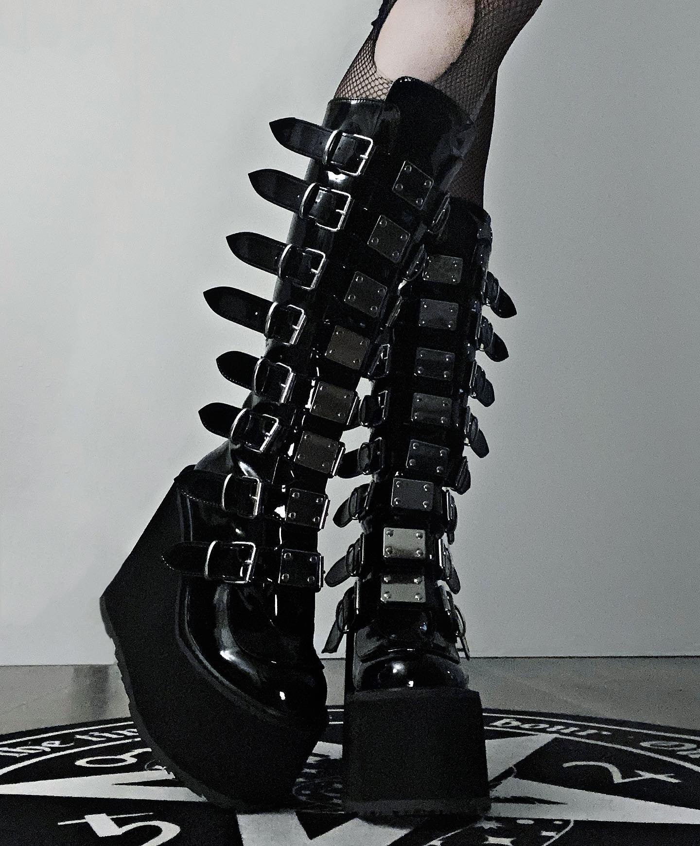 Gothic Swing Boots – Goth N' Rock